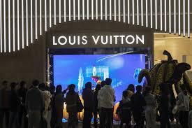 LVMH Moet Hennessy Louis Vuitton SE (MC) Stock Price & News - Google ...